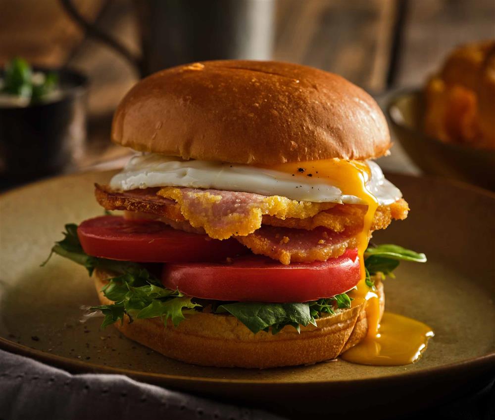 Peameal Bacon BLT Sandwich Recipe | Ontario Pork